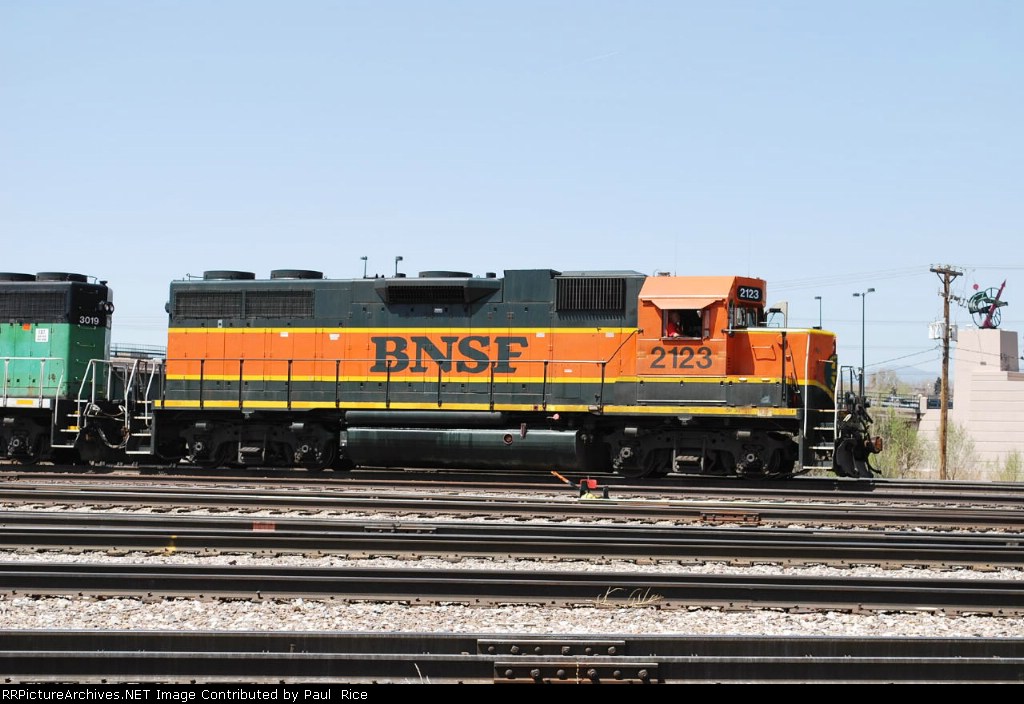 BNSF 2123
